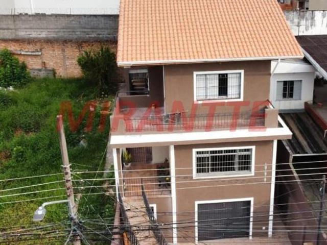 Sobrado de 201m² com 3 quartos
