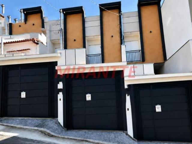 Sobrado de 2026m² com 3 quartos
