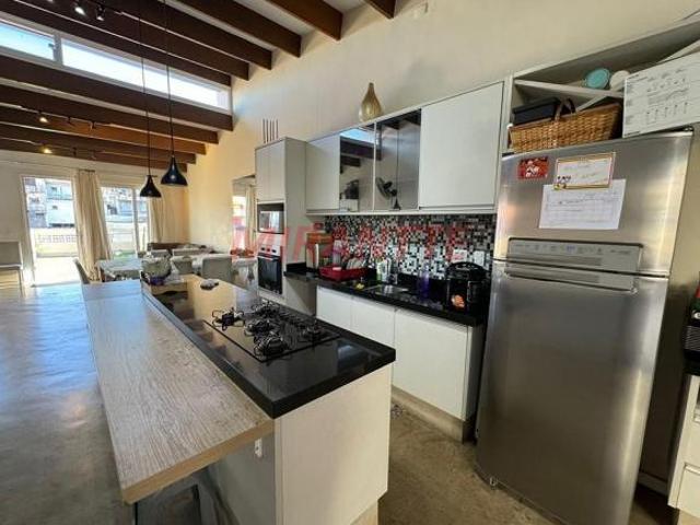 Sobrado de 202m² com 3 quartos