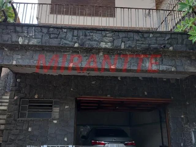 Sobrado de 202m² com 3 quartos em Água Fria