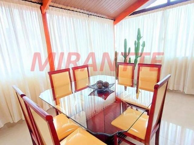 Sobrado de 207m² com 3 quartos