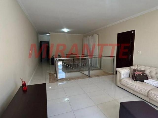 Sobrado de 204m² com 3 quartos