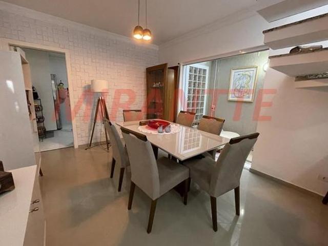 Sobrado de 208m² com 3 quartos
