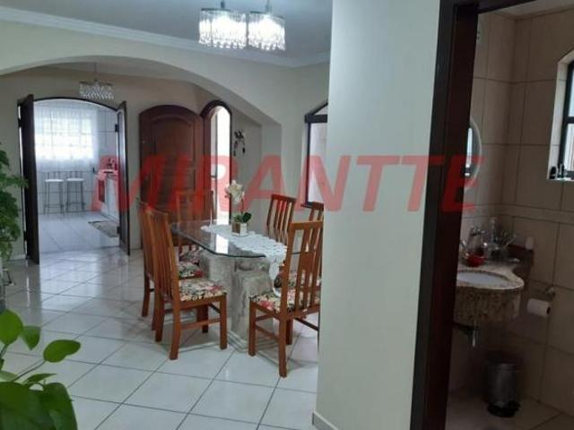 Sobrado de 208m² com 3 quartos