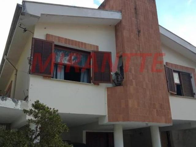 Sobrado de 208m² com 3 quartos