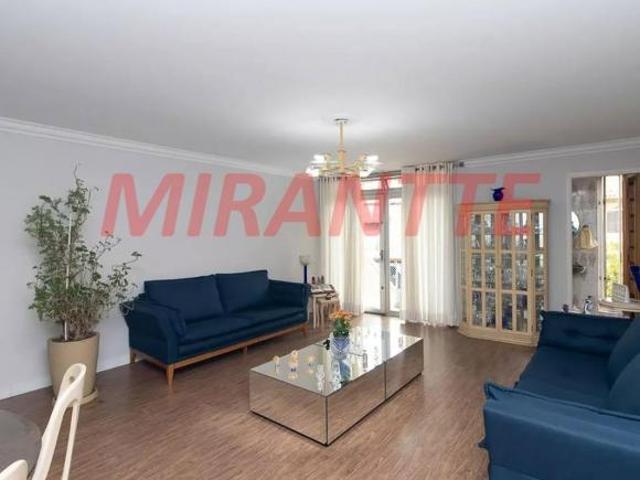 Sobrado de 213m² com 3 quartos