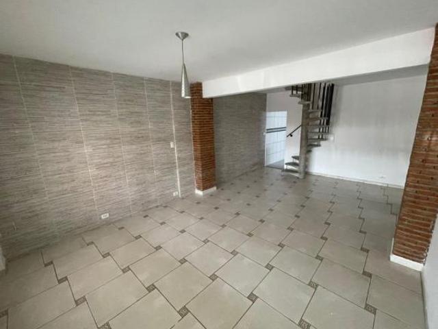 Sobrado de 210 m², 3 quartos em Jardim Santa Mônica, São Paulo