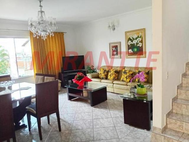 Sobrado de 210m² com 4 quartos