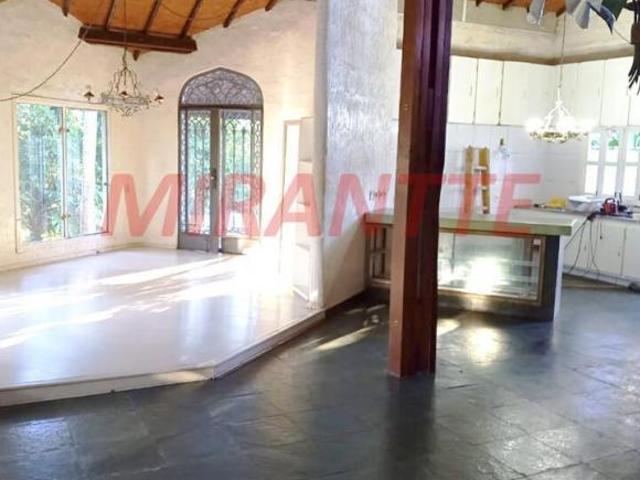 Sobrado de 211m² com 3 quartos