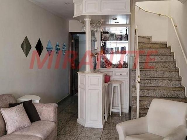 Sobrado de 212m² com 3 quartos