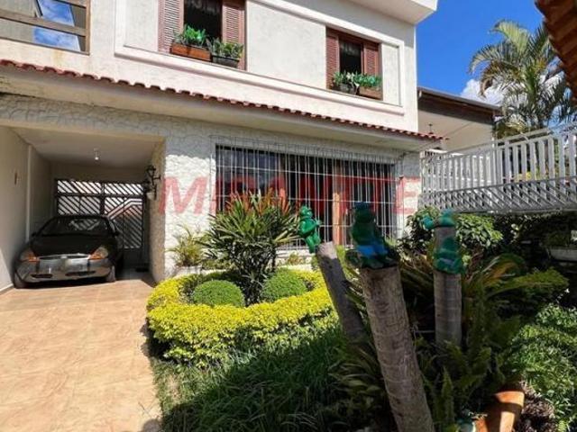 Sobrado de 214m² com 3 quartos
