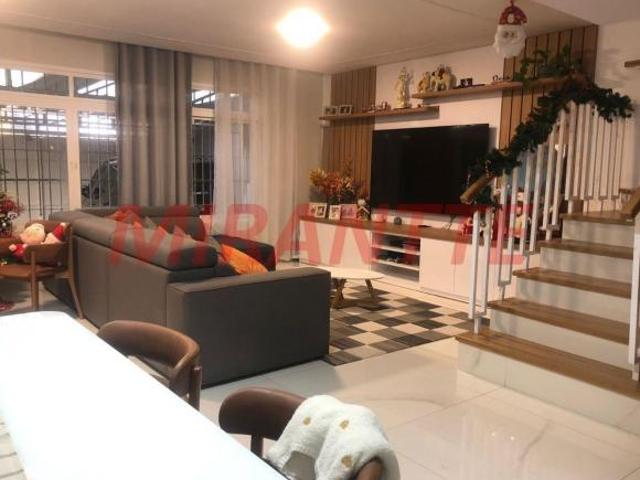 Sobrado de 215m² com 3 quartos