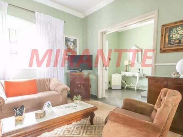Sobrado de 215m² com 4 quartos