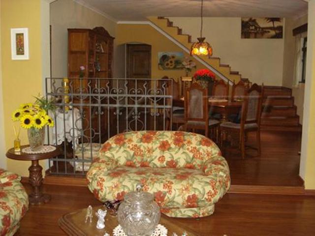 Sobrado de 223m² com 3 quartos