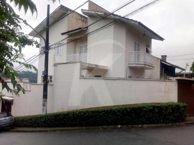 Sobrado de 220 mts², 4 quartos 1 suíte, 4 vagas, no Tremembé