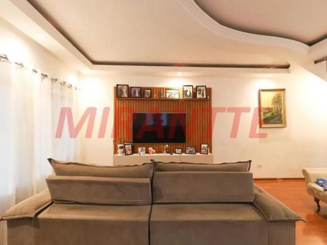 Sobrado de 220m² com 3 quartos