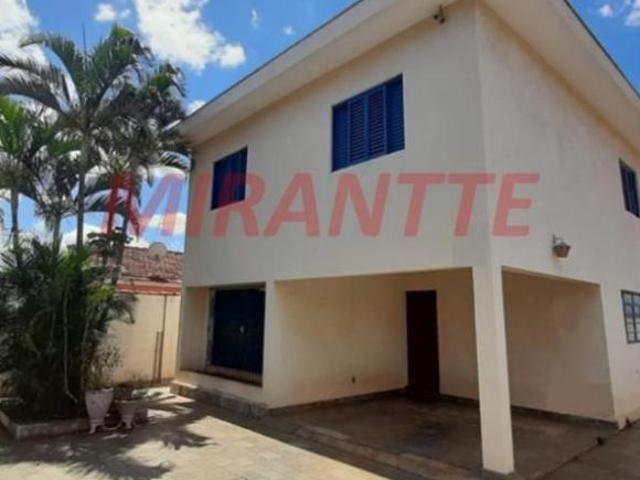Sobrado de 220m² com 4 quartos