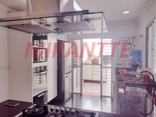 Sobrado de 222m² com 3 quartos