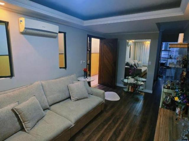 Sobrado de 226 m², 4 quartos em Taboão, Diadema