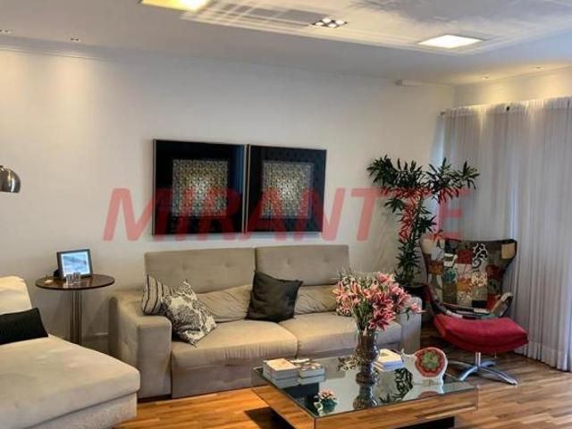 Sobrado de 226m² com 4 quartos