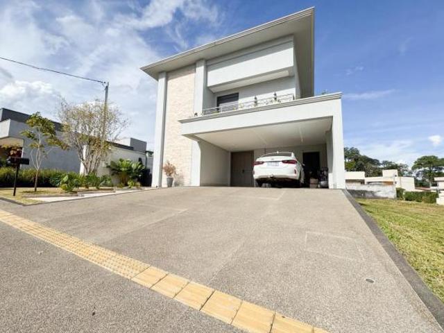 Sobrado de 228m² com 03 suítes à venda no Jardins Bolonha Goiânia/GO