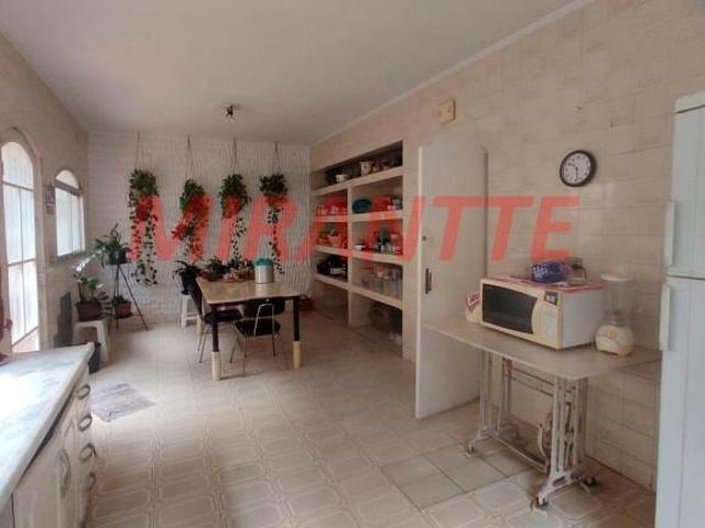 Sobrado de 228m² com 3 quartos