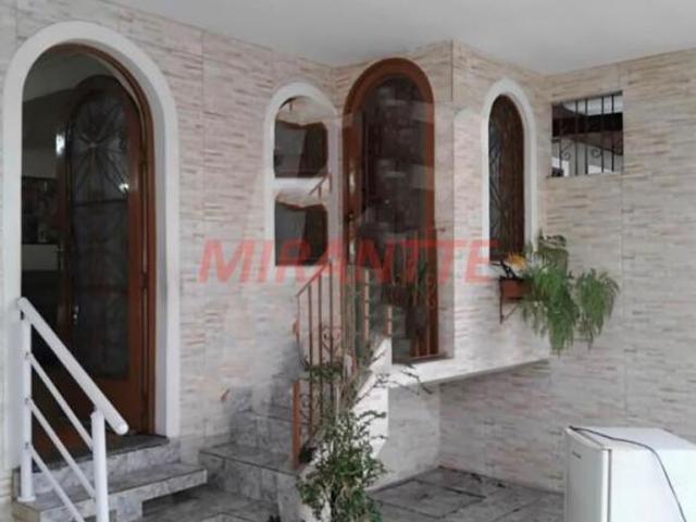 Sobrado de 228m² com 3 quartos