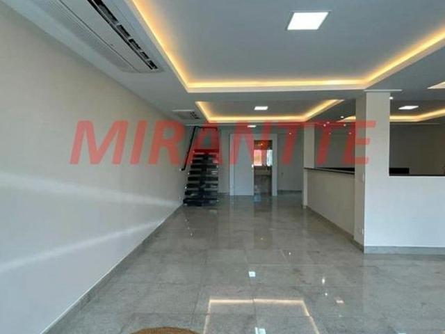 Sobrado de 229m² com 2 quartos
