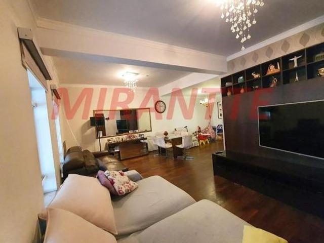 Sobrado de 230m² com 3 quartos