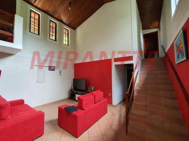 Sobrado de 230m² com 4 quartos