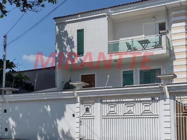 Sobrado de 231m² com 3 quartos