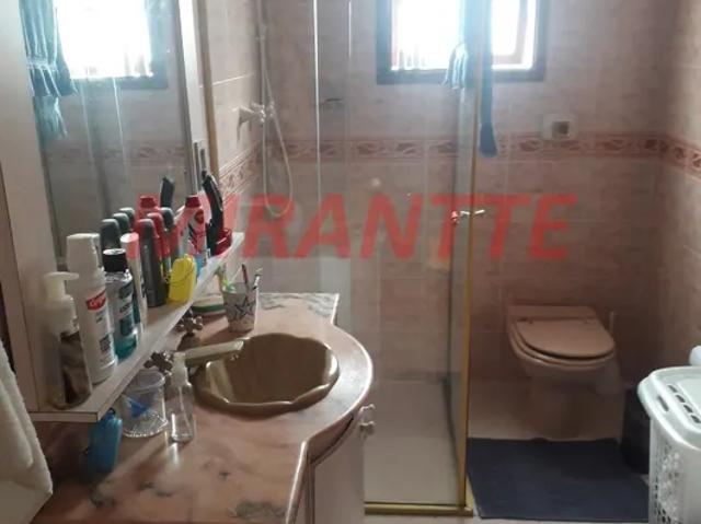 Sobrado de 235m² com 4 quartos em Bortolândia