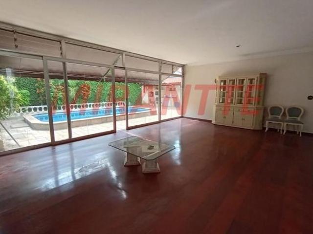 Sobrado de 236m² com 3 quartos