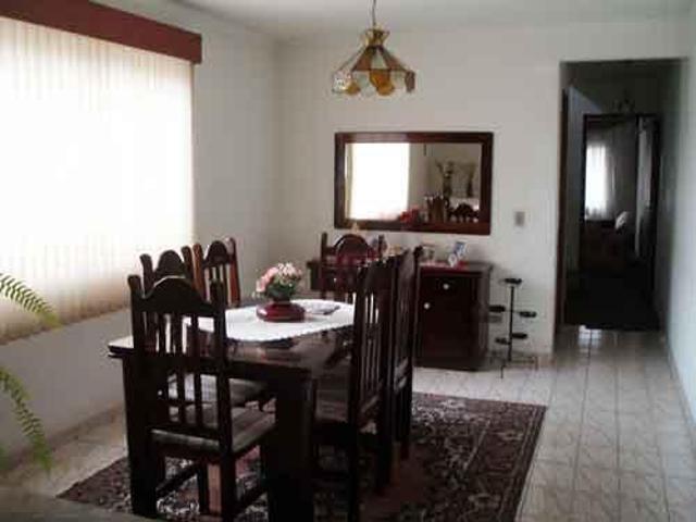 Sobrado de 238m² com 3 quartos