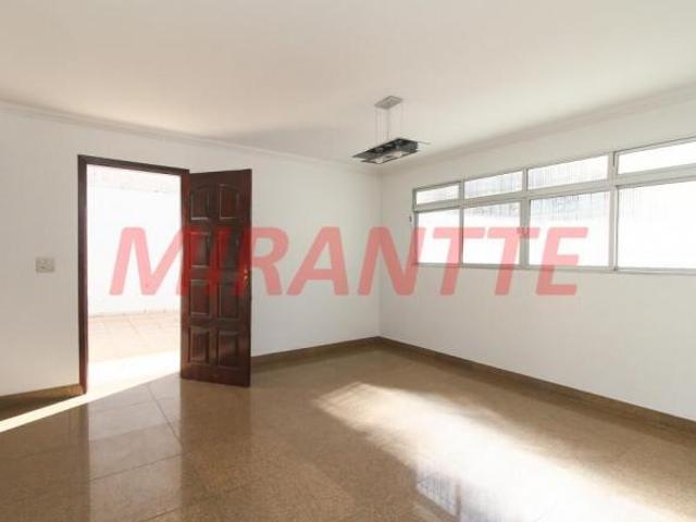 Sobrado de 238m² com 4 quartos