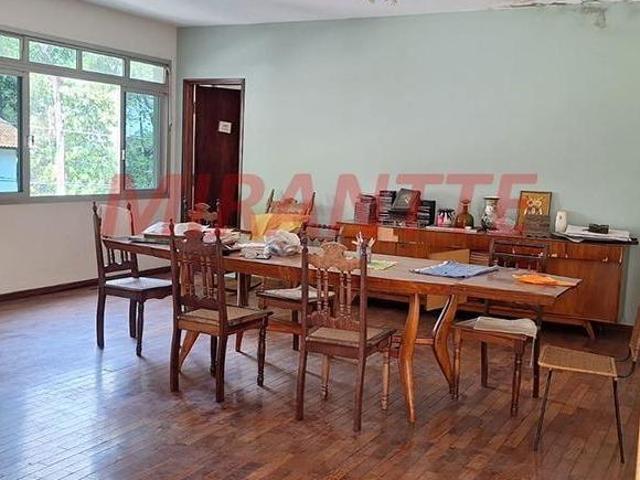 Sobrado de 239m² com 3 quartos