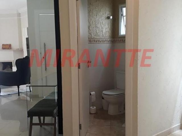 Sobrado de 2.28m² com 4 quartos