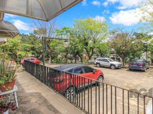 Sobrado de 2 dormitórios com 1 vaga de garagem escriturada com ótimo preço ! Situado no bairro Morro