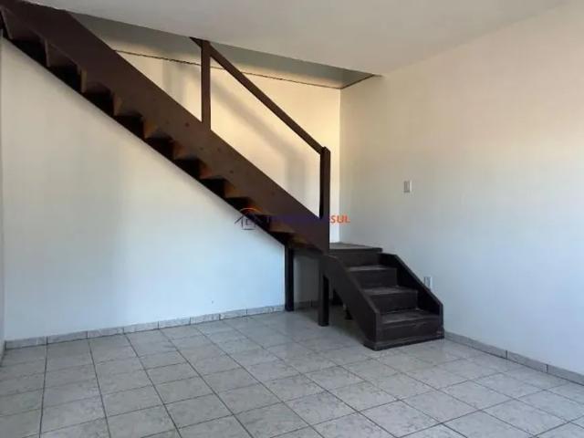 Sobrado de 2 dormitórios ambos suíte! A poucos metros do centro do bairro