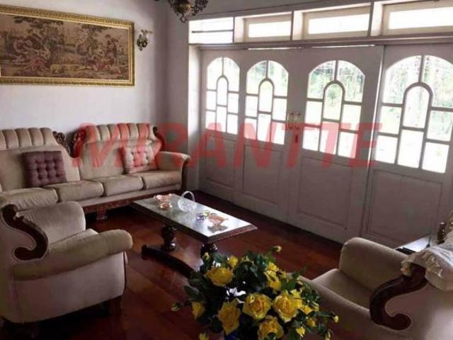 Sobrado de 340m² com 4 quartos
