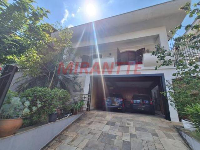 Sobrado de 342m² com 4 quartos