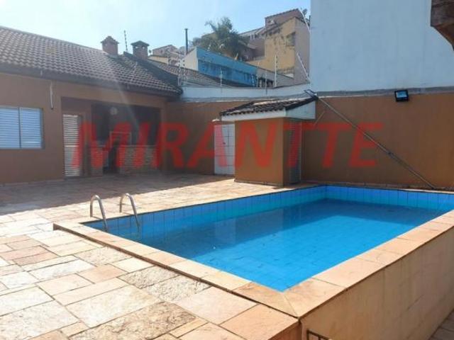 Sobrado de 353m² com 4 quartos