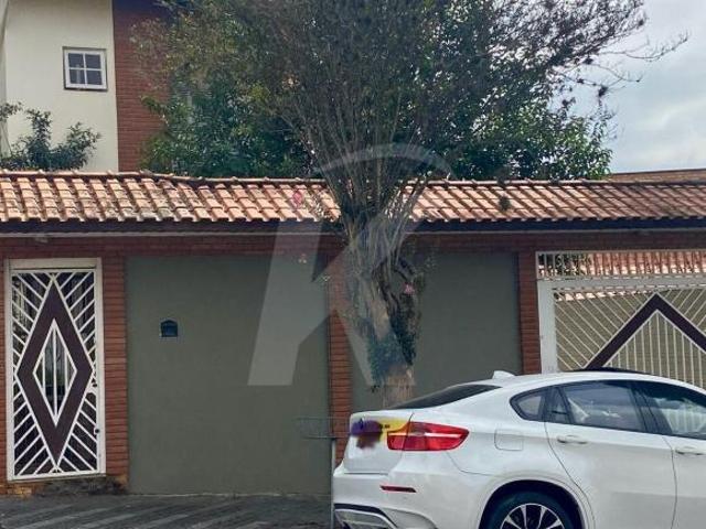 Sobrado de 350 mts², 4 dormitórios, 2 suítes, 8 vagas, no Jardim Guapira