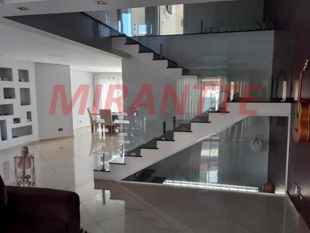 Sobrado de 350m² com 3 quartos