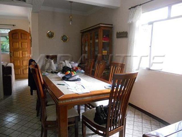 Sobrado de 350m² com 3 quartos