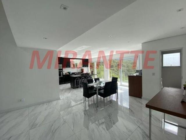 Sobrado de 350m² com 3 quartos