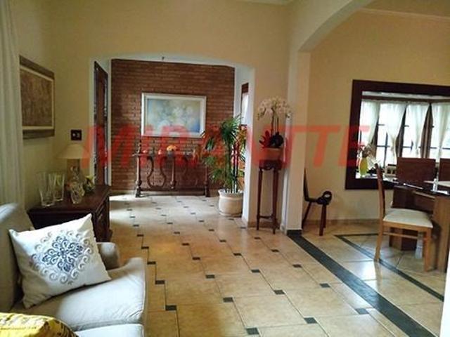 Sobrado de 350m² com 4 quartos