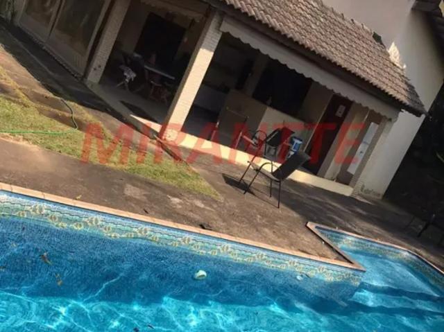 Sobrado de 350m² com 4 quartos em Centro Mairiporã
