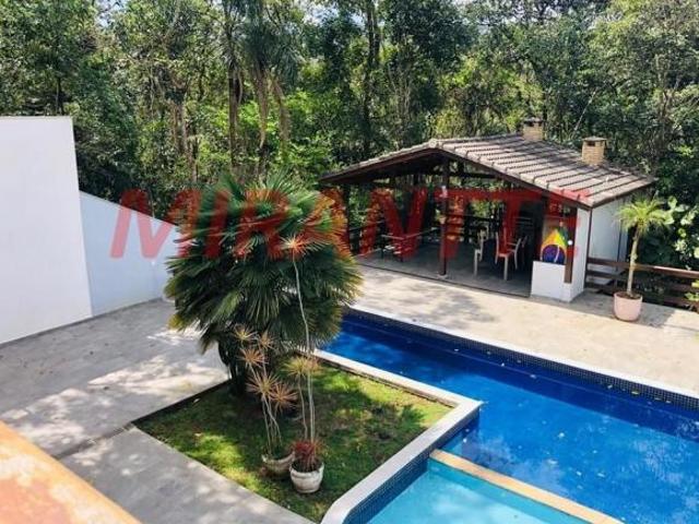 Sobrado de 355m² com 4 quartos