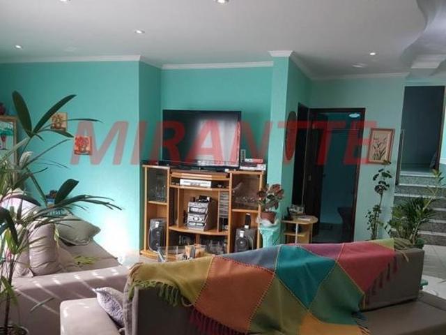 Sobrado de 360m² com 4 quartos